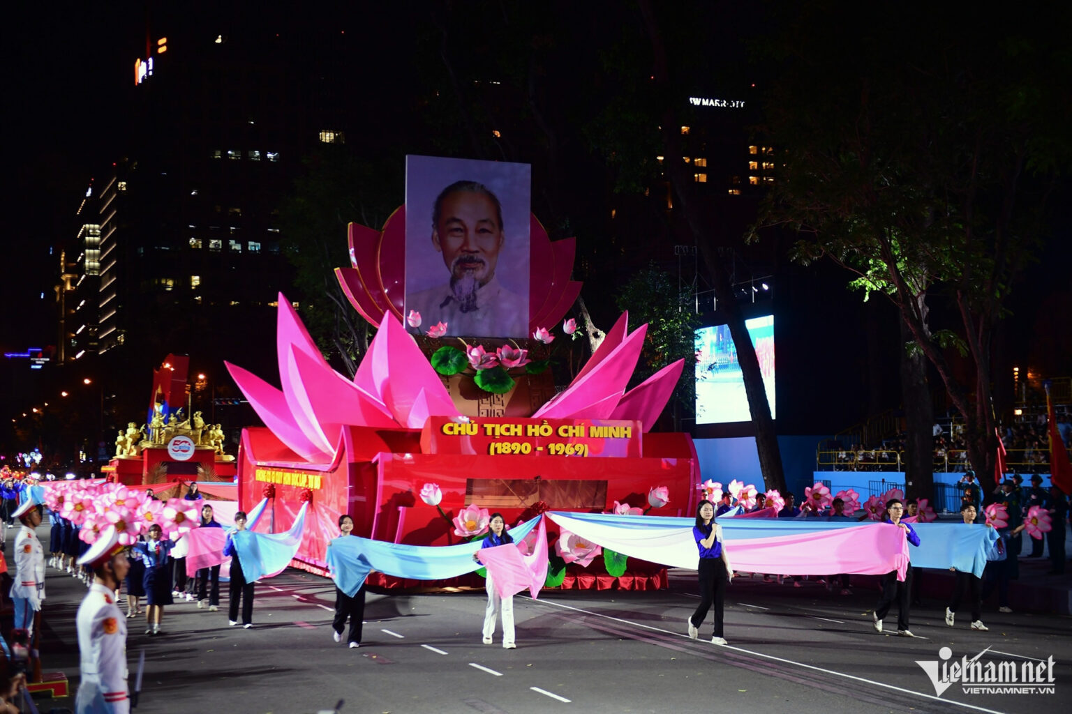 International troops to march in Vietnam’s Reunification Day parade ...